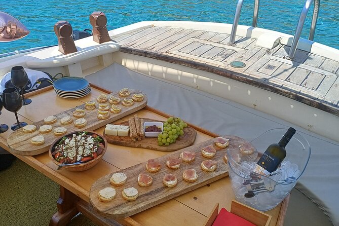 6 Hour Private Cruise in Mykonos With Food and Drinks - Breathtaking Views and Secluded Beaches