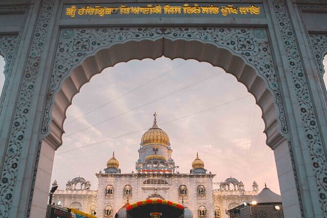 6-hours Delhi's temples & Gandhi's journey combo city tour - Starting Point: Gurudwara Bangla Sahib