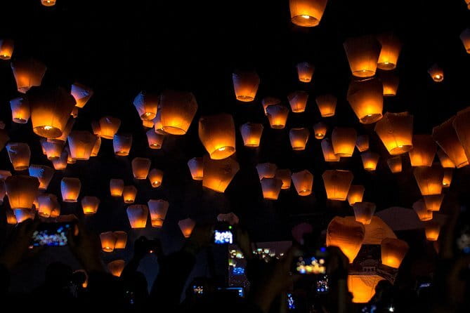 6 Hours Private Charter from Taipei in Shifen and Jiufen - Key Points