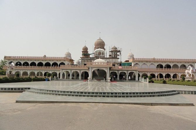 6 Hours Tout to Temples and Spiritual Sites in Agra - FAQs