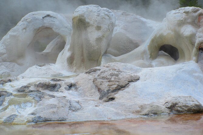 6-Mile Geyser Hiking Tour in Yellowstone With Lunch - Tips for a Successful Hiking Tour