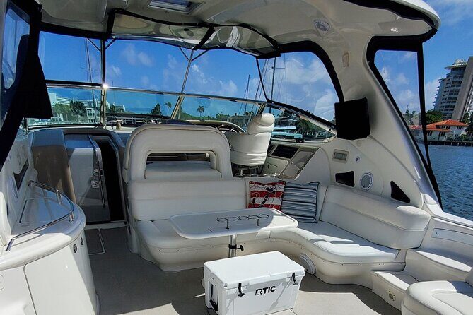 60ft Private Luxury Yacht Charter - Key Points