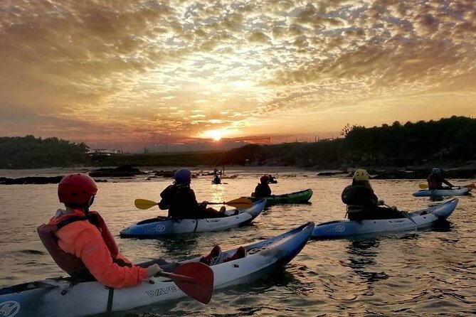 7 Arches Kayak Tour - Navigating the Rugged Coastline