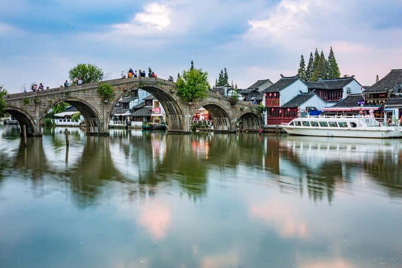 7-Day Shanghai Cityscape & Huangshan Landscape Tour - Exploring the Shanghai and Huangshan Experience in Detail