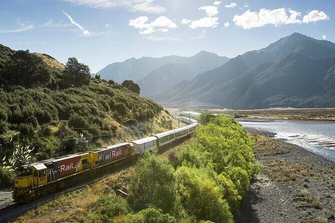 7-Day South Island Coastal Splendor Tour from Christchurch - Day 3: Milford Sound and Fiordland National Park