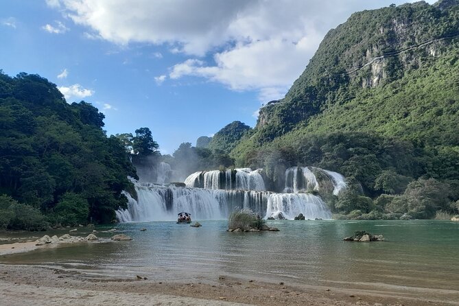 7 Days Dong Van Ha Giang Private Loop Tour with Wellness Programs - Day 3: Limestone Caves and Planting Seeds of the Soul