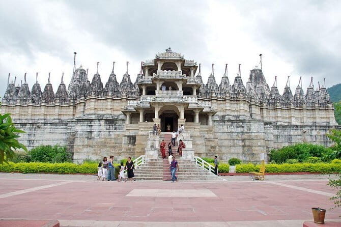 7 Days Golden Triangle Tour with Jodhpur & Udaipur - Starting in Delhi: The Bustling Gateway