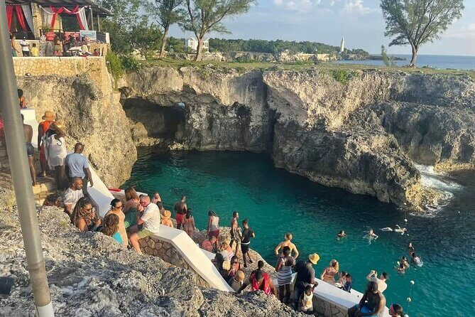 7 Mile Beach and Rick's Cafe in Negril from Montego Bay Private Tour - What Past Travelers Say