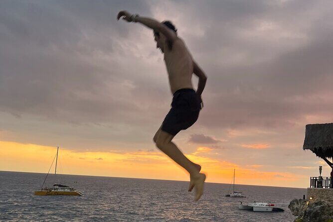 7 Mile Beach Party Catamaran Cruise with Snorkeling & Ricks Cafe - An In-Depth Look at the Tour Experience