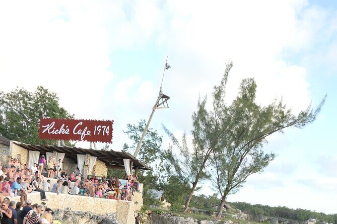 7 Mile Beach & Ricks Cafe with free Shopping experience - FAQ