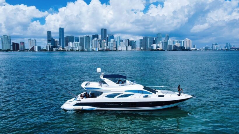 70ft Azimut available in Miami for up to 13 people. - An In-Depth Look at the Miami Yacht Experience