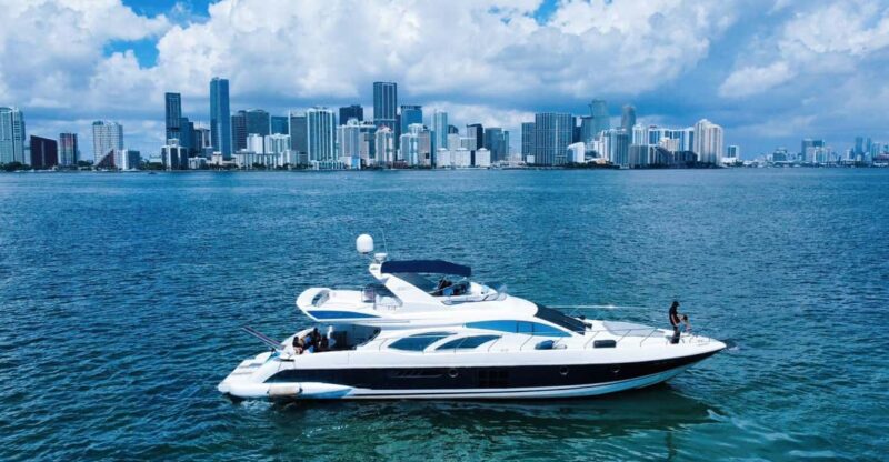 70ft Azimut available in Miami for up to 13 people. - Who Is This Tour Best For?