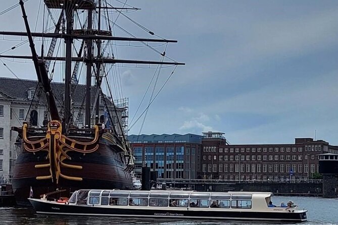 75 Minutes Canal Cruise Highlights of Amsterdam Live Commentary - Boat Features and Amenities