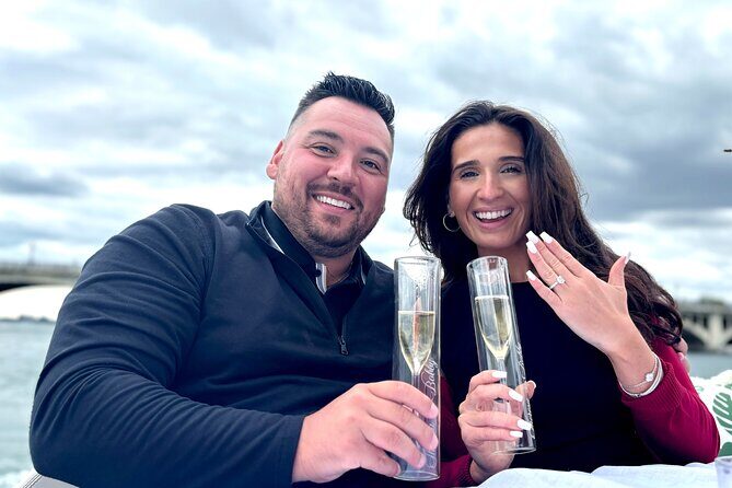 75 Minutes Detroit River, Belle Isle Breeze Electric Cruise - FAQ: Common Questions About the Detroit River Electric Cruise