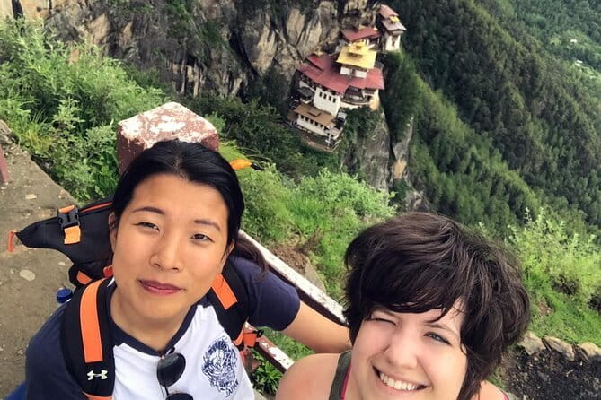 8 Days Bhutan Cultural Tour with 2-Day Bumdrak Trek - Moving into Punakha: Sacred Passes and Fertile Valleys