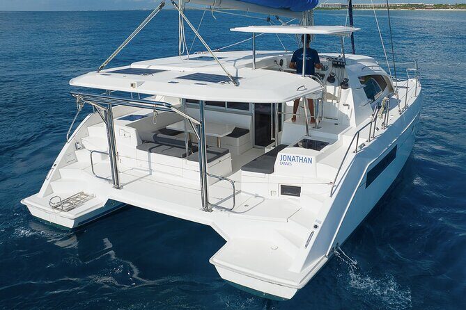 8-Hour Private 40' Cat 2 Stop to Cozumel, Food, Drinks & Snorkel - FAQ