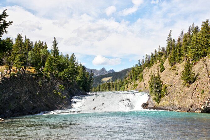 8 Hour Private Tour in Lake Louise, Banff and Moraine Lake - Authentic Reviews: What Past Travelers Say