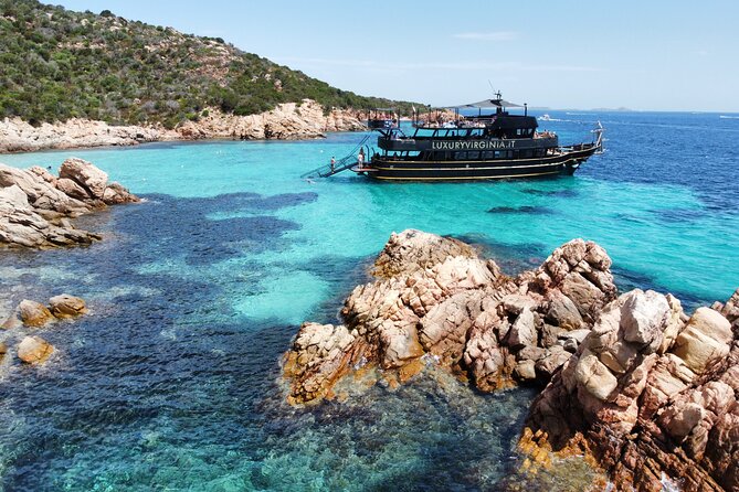 8-Hour Tour of the La Maddalena Archipelago Ponte VIP - Accessibility and Participation
