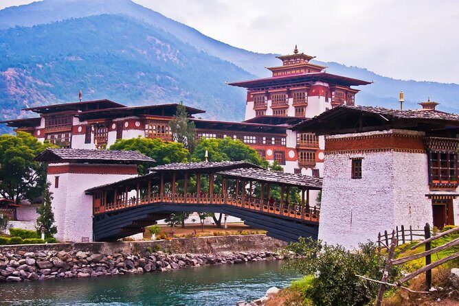 8 Nights Bhutan Tour with Bumthang Valley Extension with Private Guide - Authentic Experiences and Unique Highlights