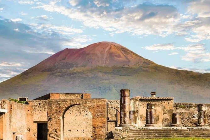 8:30 a.m. - Pompeii and photos Panoramica di Napoli (morning) - Frequently Asked Questions