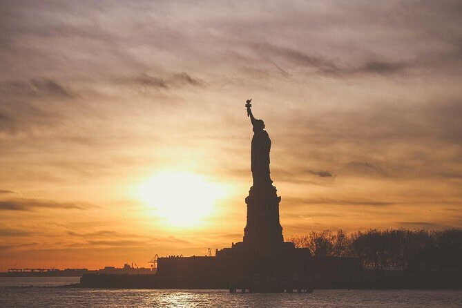 9/11 Memorial, Statue of Liberty and Ellis Island Guided Tour - FAQ