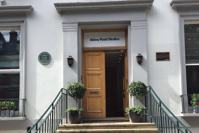 A Beatles London Taxi Tour and Sightseeing Experience - The Role of Your Green Badge Qualified Guide