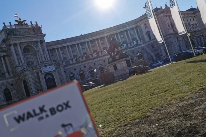 A Box for a Romantic Walk in the City Center of Vienna - Ideal Times for a Stroll