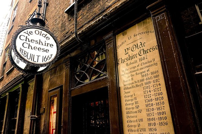 A Christmas Carol and Charles Dickens Old London Walking Tour - Enhancing Your London Experience