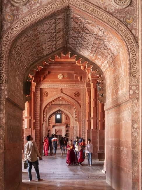 A Day Tour Fatehpur Sikri & Chand Baori from Agra with Guide - Summary: Who Should Consider This Tour?