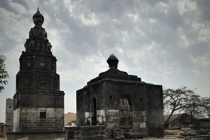 A Day Tour: Lonar crator lake with mesmerizing views - Exploring Lonar Lake: An Impact Crater Like No Other