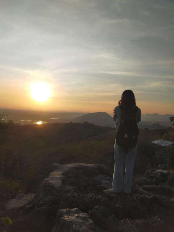 A Day TukTuk Bambootrain, Banan, Killing & Bat Caves, Sunset - Visiting Banan Temple