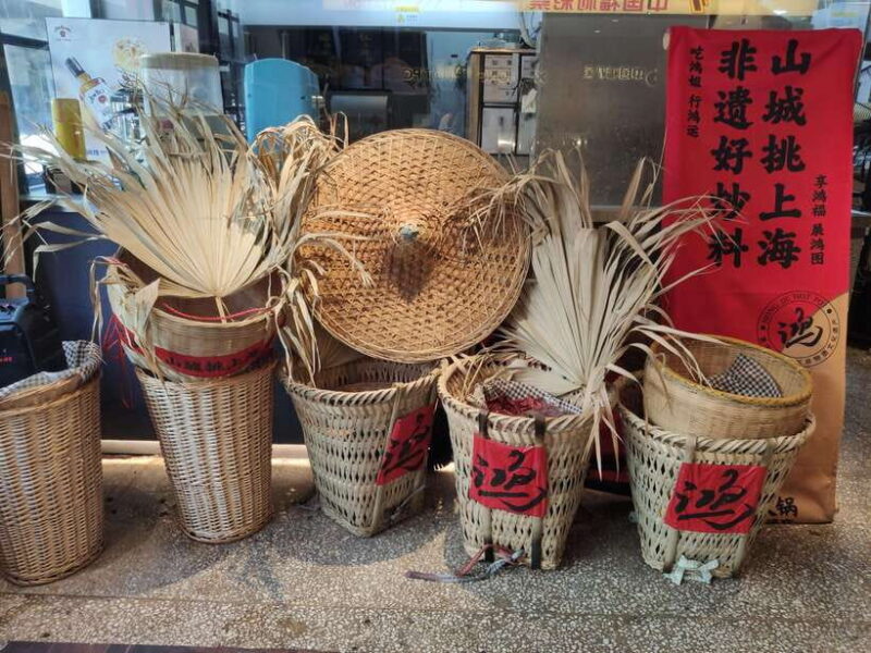 A Delicious Food Tour Through the Heart of the City - Itinerary Breakdown