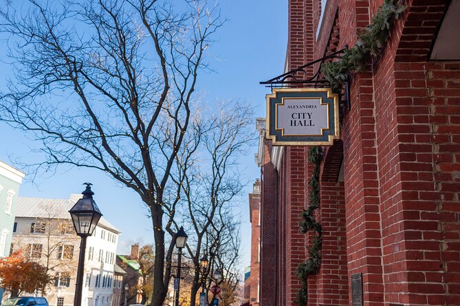 A Guided Walking Tour Through Historic Old Town Alexandria - Preparing for the Tour Experience