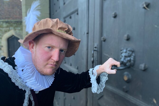 A Historical Tour of Warwick With Queen Elizabeths Secret Lover - Exploring Warwick Castle