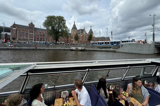A Luxurious Cheese & Wine Canal Cruise Through Historic Amsterdam - Accessibility and Inclusivity Considerations