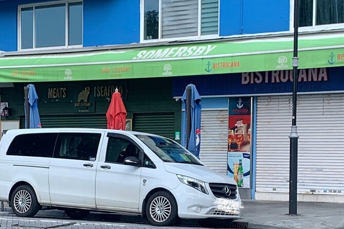 A Private City Tour of Hong Kong with Mercedes-Benz - FAQs