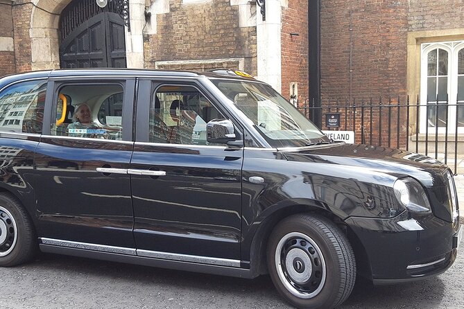 A Royal London Private Taxi Tour - Accessibility and Group Size