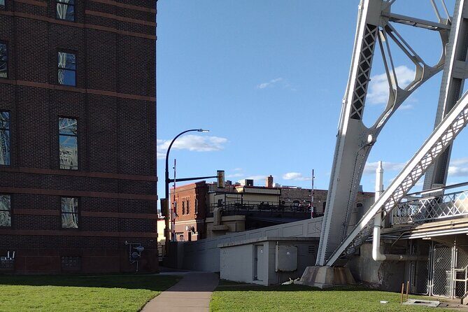 A Self-Guided Walking Tour through Duluths Canal Park - Key Points