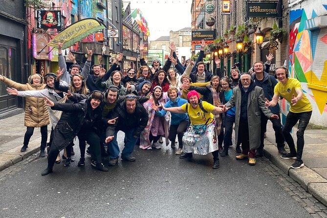 A Silent Disco Walking Tour - Experiencing the Headsets