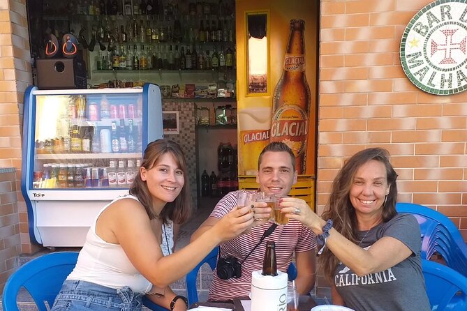 A Socio-Educational and Gastronomic Experience in the Vidigal Favela - Exploring the Local Bars and Community Atmosphere
