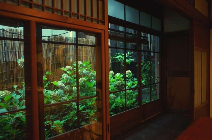 A sushi workshop with a local instructor in a century-old - FAQ