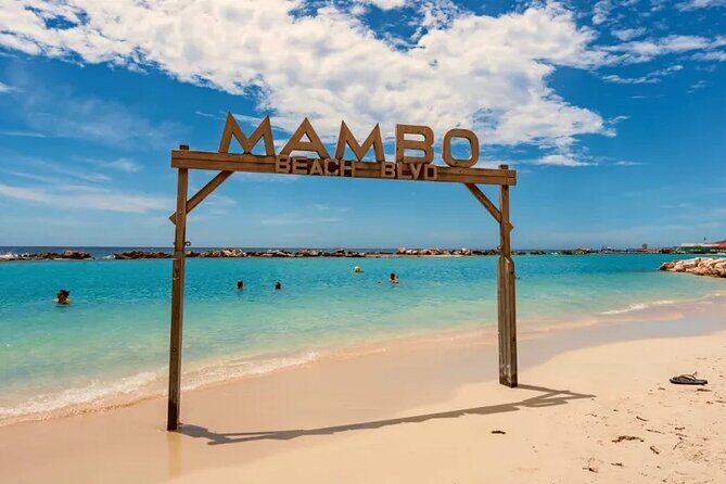 A Taste of Curaçao: City tour, Chobolobo & Mambo Beach Escape - Exploring Willemstad: The Heart of Curaçao