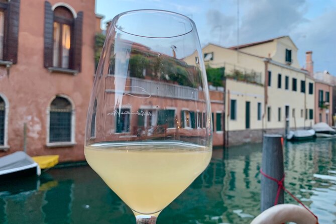 A Venetian Evening - Wine Tasting & Cicchetti With a Local Guide - Meeting Point and Logistics