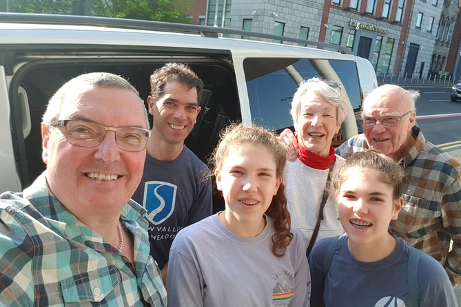 A WeeTaste of Belfast History Tour of its Historic Pubs, Shops and Scenery - What Does the Price Cover?