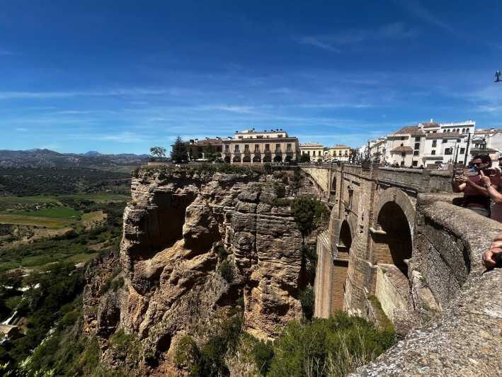 ab Marbella/Estepona: VIP-Tour Ronda + Setenil d. l. Bodegas - Key Points