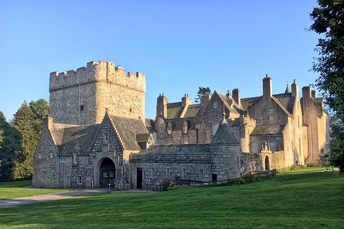 Aberdeen Airport/Train/Harbour transfer & Private Guided Tour - A Close Look at the Itinerary