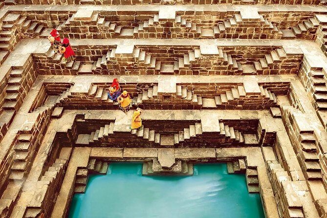 Abhaneri & Fatehpur Sikri Tour From Jaipur with Agra Drop - The Journey Begins: Comfort and Convenience