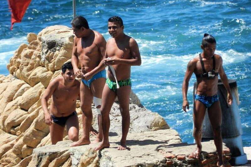 -Acapulco: Cliff Divers at La Quebrada with Lunch and Drinks - In-Depth Look at the Experience