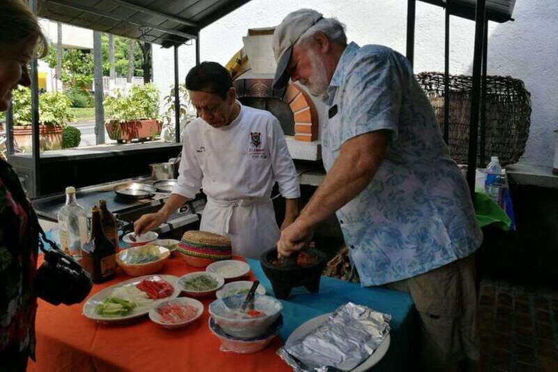 -Acapulco: Mexican Cooking Class and Market Tour Experience - Key Points