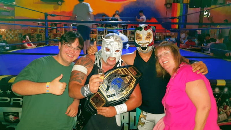 Acapulco: Saturday Night Wrestling Experience - Authentic Cultural Insights